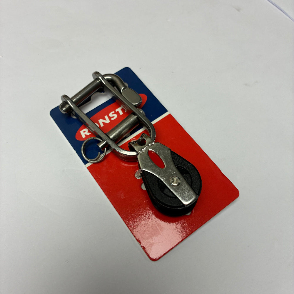LASER/ILCA CLEW SHACKLE WITH BLOCK – Oborn's Nautical
